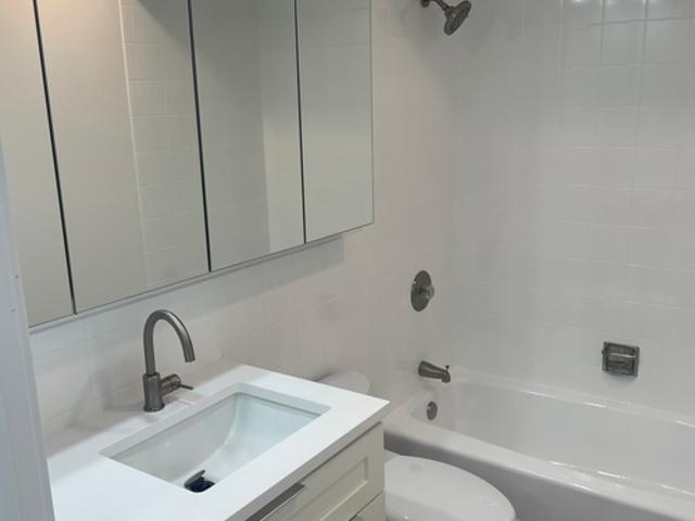 3 BR, 2 BA Apartment 7854 W Cahill Terrace, Unit 1, Chicago, IL 60634