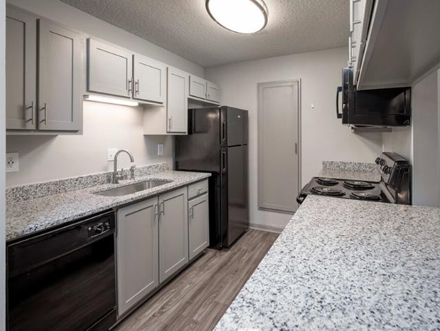 3 BR, 2 BA Apartment 7900 Old Madison Pike Unit 13019, Madison, AL 35758