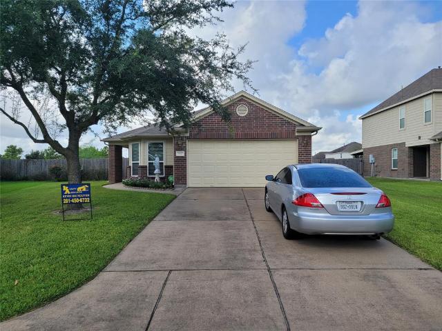 3 BR, 2 BA Apartment 7927 Woodland Pne Dr, Houston, TX 77040