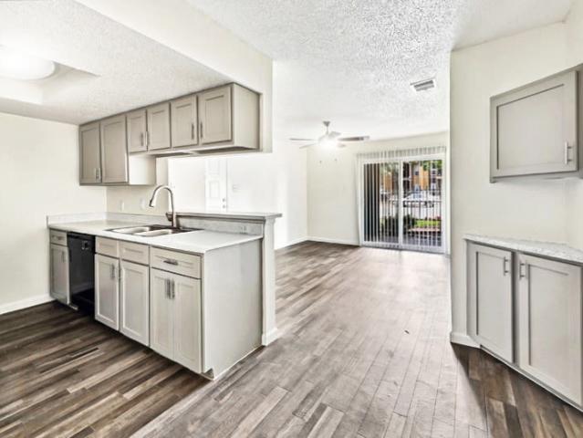 3 BR, 2 BA Apartment 7940 Pipers Creek St Unit 2214, San Antonio, TX 78251