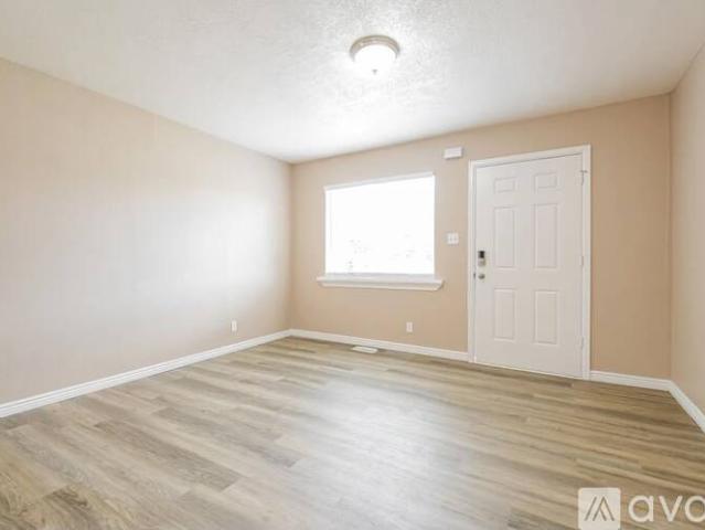 3 BR, 2 BA Apartment 7965 Howard Street, Whitmore Lake, MI 48189
