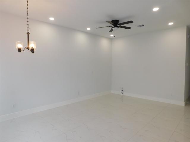 3 BR, 2 BA Apartment 7002 South Hall Street, Houston, TX 77028