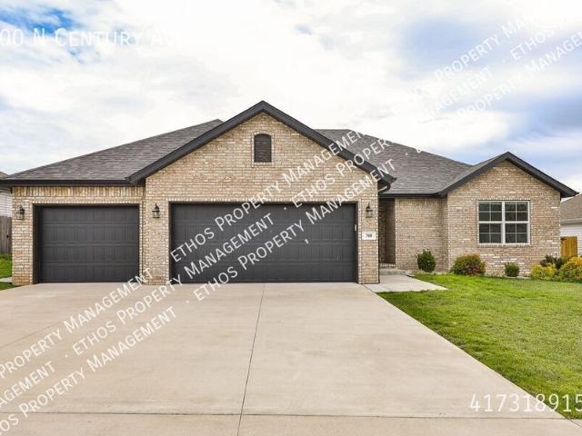 3 BR, 2 BA Apartment 700 N Century Ave, Republic, MO 65738
