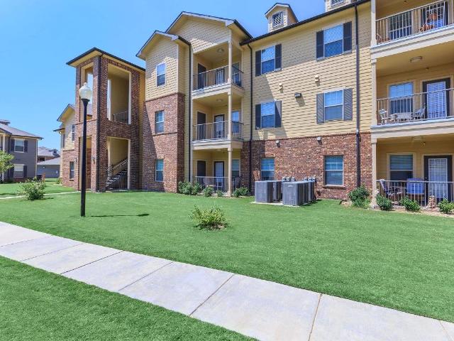 3 BR, 2 BA Apartment 7010 Ironton Avenue, Lubbock, TX 79424