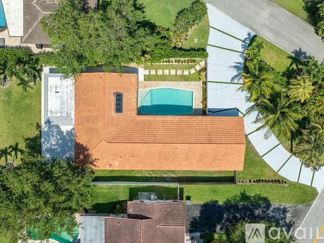 3 BR, 2 BA Apartment 701 Northwest 8th Avenue, Boca Raton, FL 33486
