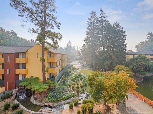 3 BR, 2 BA Apartment 707 Continental Circle Unit 1712, Mountain View, CA 94040