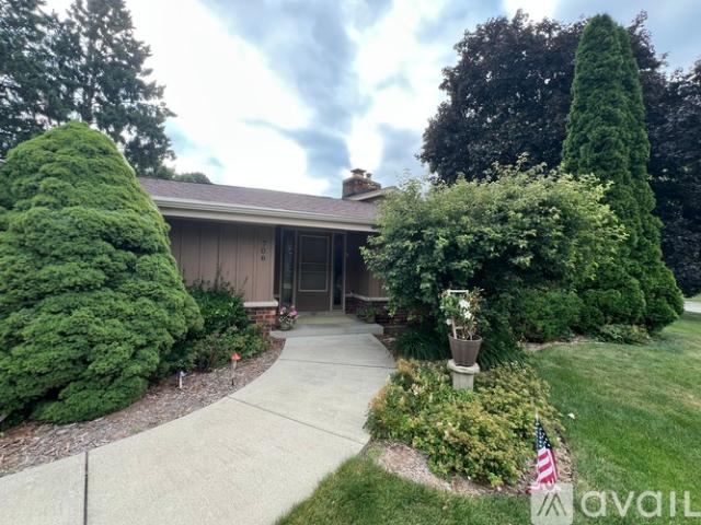 3 BR, 2 BA Apartment 706 Anton Road, Hartland, WI 53029
