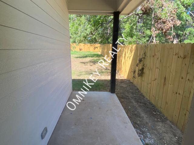 3 BR, 2 BA Apartment 713 E Sears St, Denison, TX 75021