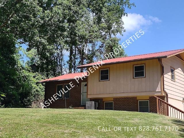 3 BR, 2 BA Apartment 717 Connor Ave, Hendersonville, NC 28791