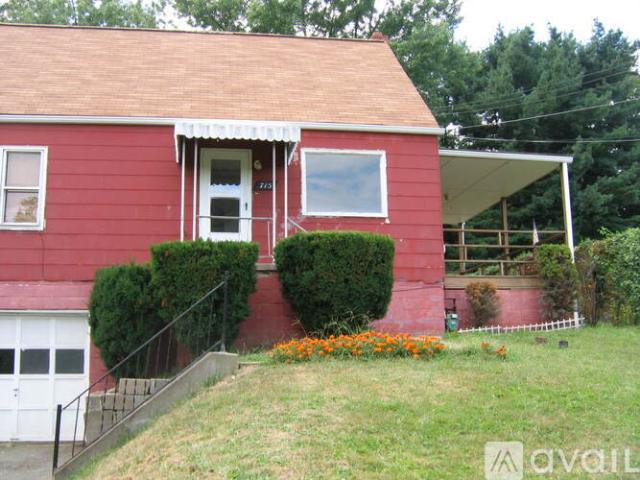 3 BR, 2 BA Apartment 715 Grant Ave Ext, Pittsburgh, PA 15122