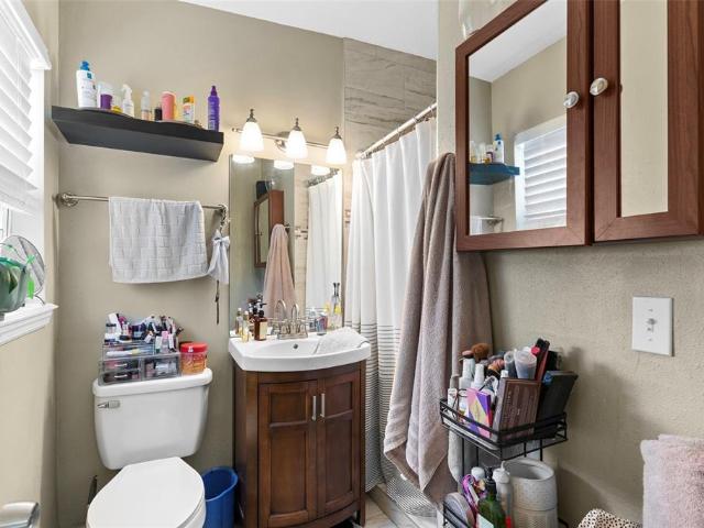 3 BR, 2 BA Apartment 719 Carew Avenue, Orlando, FL 32804