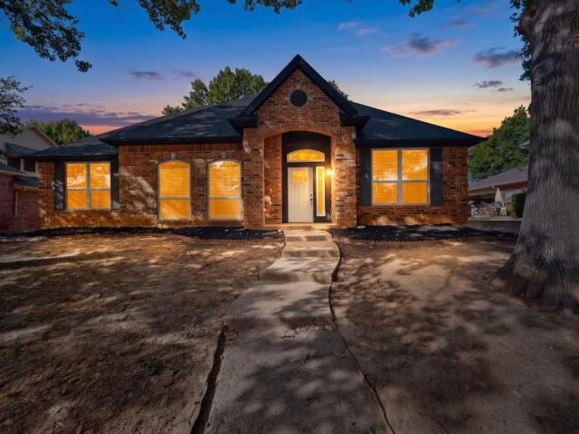 3 BR, 2 BA Apartment 720 Cliffmoor Dr, Keller, TX 76248