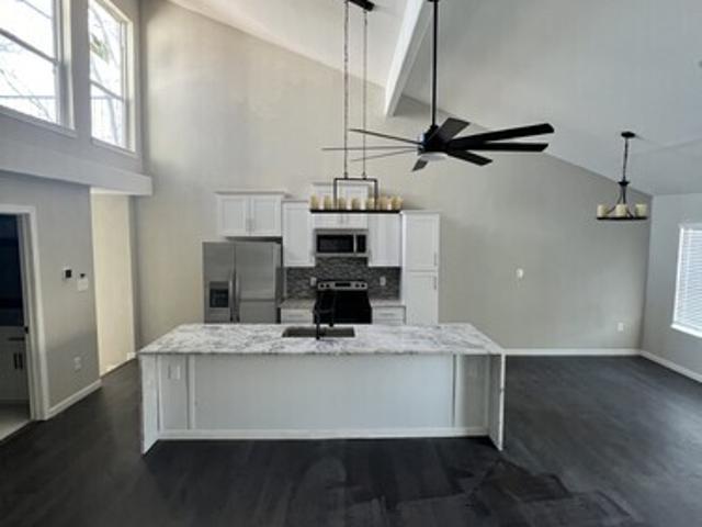 3 BR, 2 BA Apartment 7215 Holly Hill Dr, Unit 104, Dallas, TX 75231