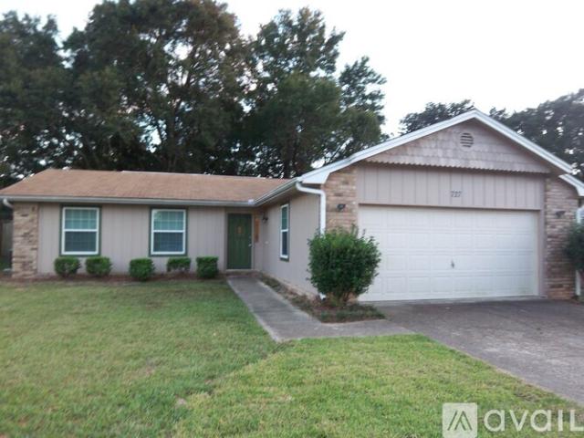 3 BR, 2 BA Apartment 727 Valley Ridge Way, Pensacola, FL 32514