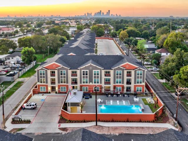 3 BR, 2 BA Apartment 7250 Avenue C Unit 1102, Houston, TX 77011