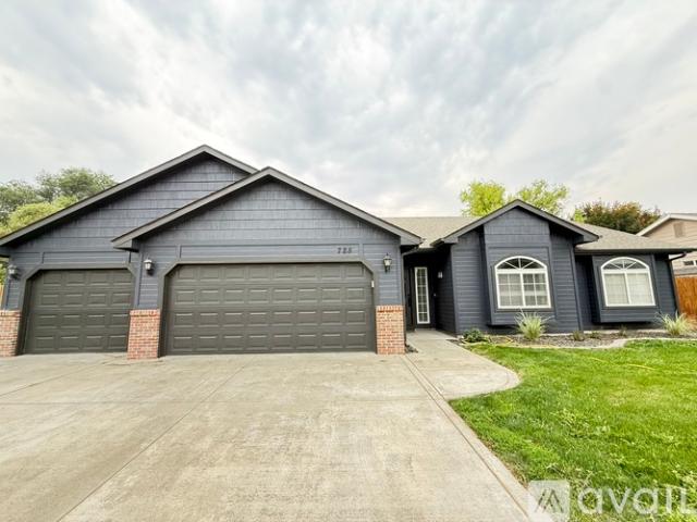 3 BR, 2 BA Apartment 725 West Miranda Avenue, Nampa, ID 83686