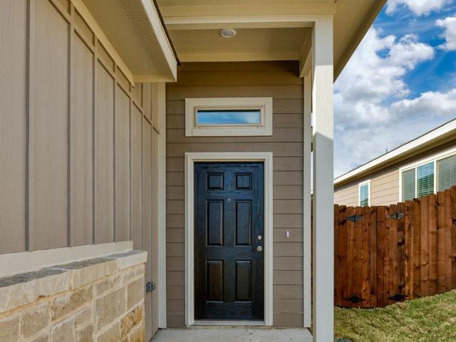3 BR, 2 BA Apartment 729 Fallow Drive, Venus, TX 76084