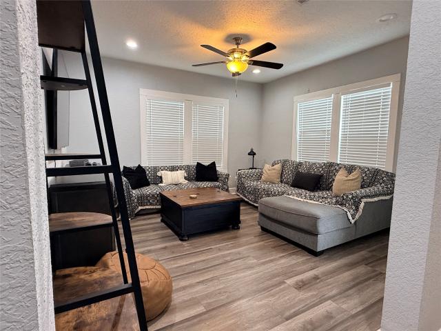 3 BR, 2 BA Apartment 7334 Texas Street, Houston, TX 77011