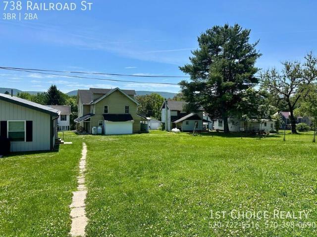 3 BR, 2 BA Apartment 738 Railroad St, Jersey Shore, PA 17740