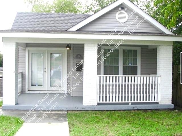 3 BR, 2 BA Apartment 73 Robertson St, Nashville, TN 37210