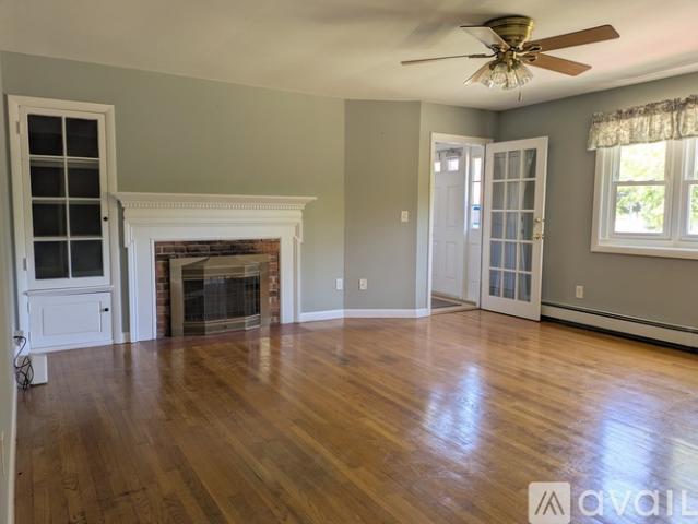 3 BR, 2 BA Apartment 7 Restmere Ter, Unit A, Middletown, RI 02842