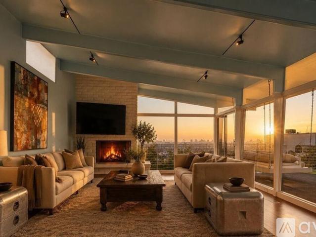 3 BR, 2 BA Apartment 8411 Hollywood Blvd, Los Angeles, CA 90069