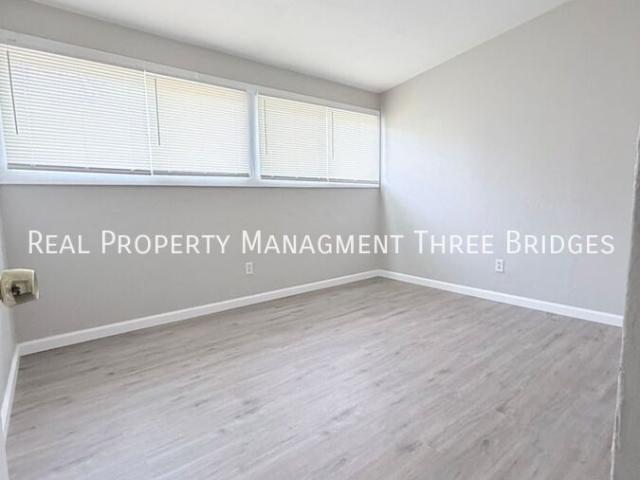 3 BR, 2 BA Apartment 8418 Bayberry Dr, Berkeley, MO 63134