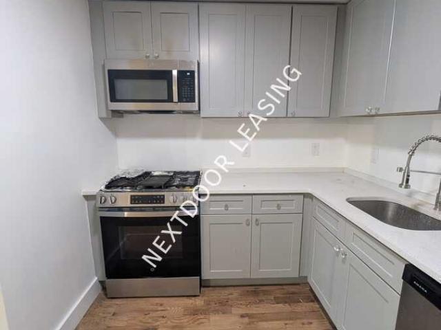 3 BR, 2 BA Apartment 850 West Side Ave, Jersey City, NJ 07306