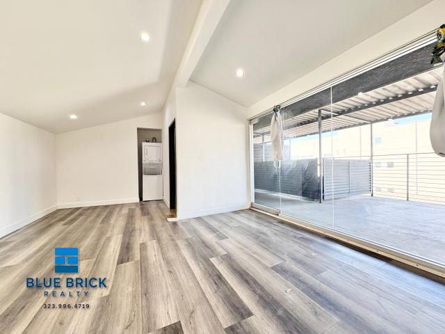 3 BR, 2 BA Apartment 8524 Cashio St, Los Angeles, CA 90035
