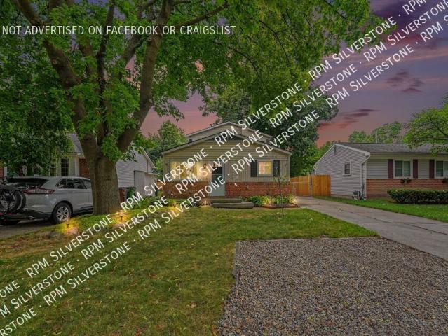 3 BR, 2 BA Apartment 8600 Russell, Shelby Township, MI 48317