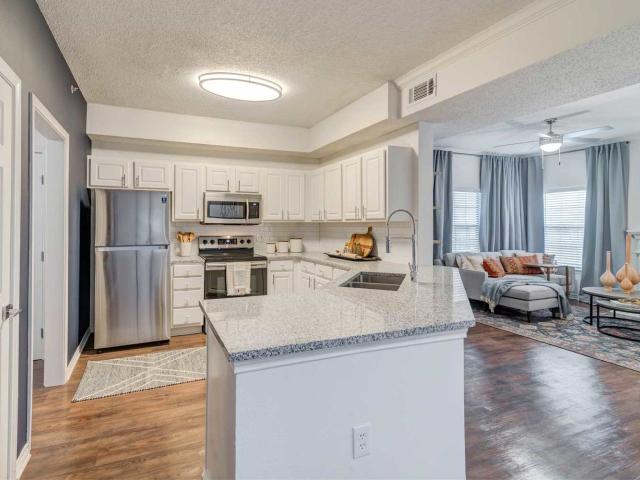 3 BR, 2 BA Apartment 8605 N MacArthur Blvd Unit 2002, Irving, TX 75063