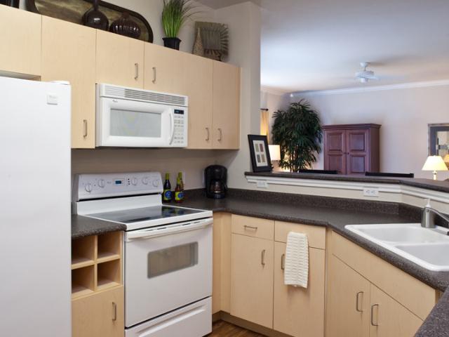 3 BR, 2 BA Apartment 8606 Brodie Ln, Austin, TX 78745