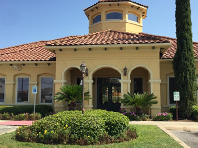3 BR, 2 BA Apartment 8611 Waters Edge Dr San Antonio, TX 78227