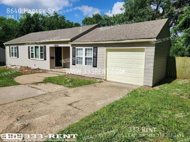 3 BR, 2 BA Apartment 8640 Hadley St, Overland Park, KS 66212