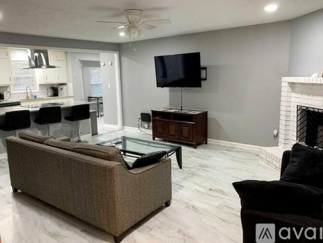 3 BR, 2 BA Apartment 8672 Prather Drive, Jonesboro, GA 30236