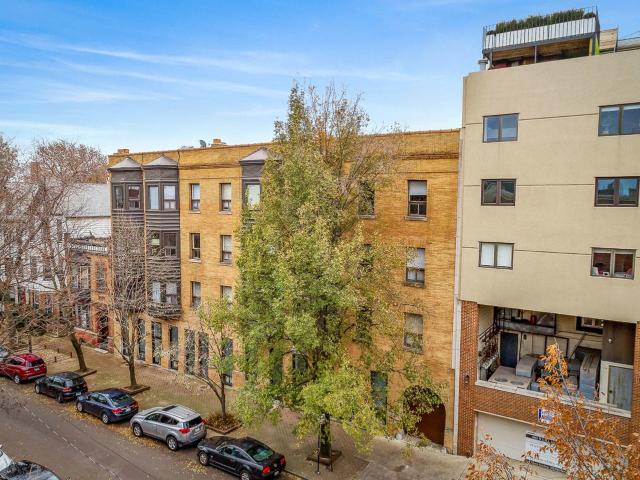 3 BR, 2 BA Apartment 871 West Lill Avenue Unit 877 D1, Chicago, IL 60614