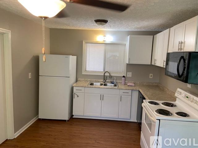 3 BR, 2 BA Apartment 871 Pastel Dr SW, Marietta, GA 30008