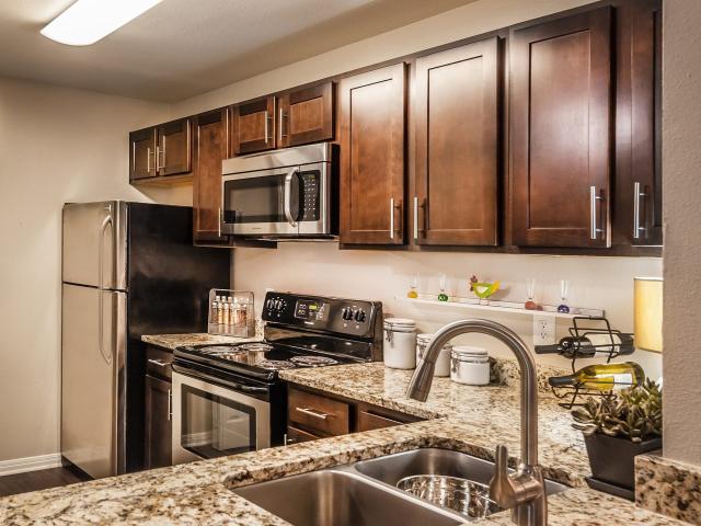 3 BR, 2 BA Apartment 8720 Knickerbocker Way Unit 38011D, Indianapolis, IN 46240