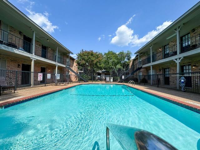 3 BR, 2 BA Apartment 872 Bettina Court Unit 531, Houston, TX 77024