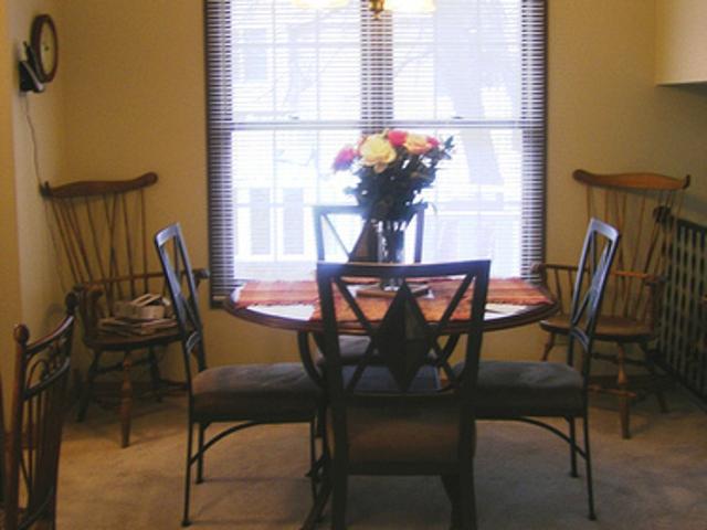 3 BR, 2 BA Apartment 8782 Hawthorne Dr, Eden Prairie, MN 55347