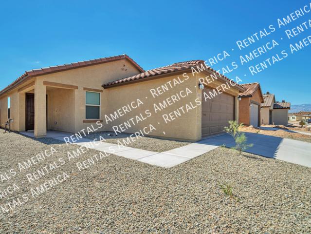 3 BR, 2 BA Apartment 8803 E Stone Meadow Cir, Tucson, AZ 85730