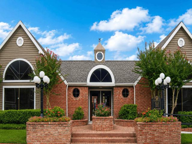 3 BR, 2 BA Apartment 8811 Boone Road Unit 0515, Houston, TX 77099