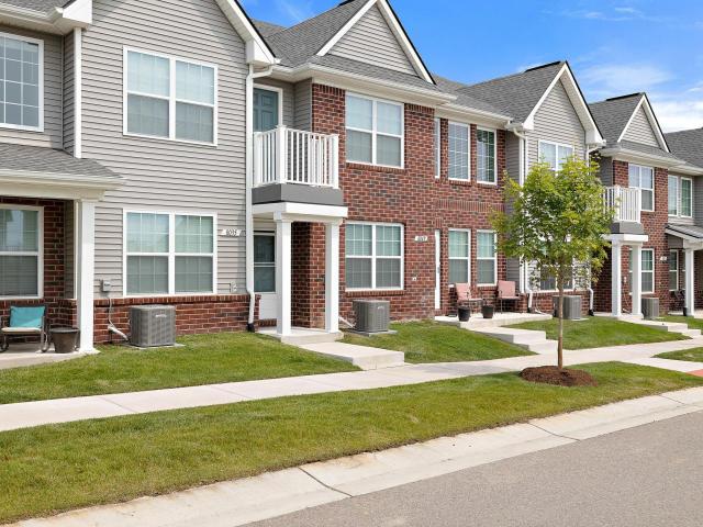 3 BR, 2 BA Apartment 8891 Christopher Street Unit 142, Washington, MI 48094