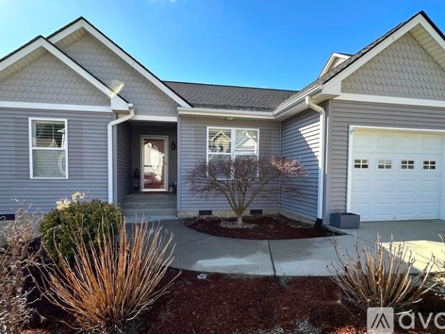 3 BR, 2 BA Apartment 89 Woodcreek Cir, Swannanoa, NC 28778