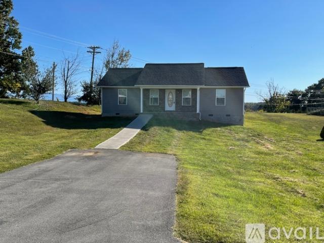 3 BR, 2 BA Apartment 803 Quiet Oaks Way, Dandridge, TN 37725
