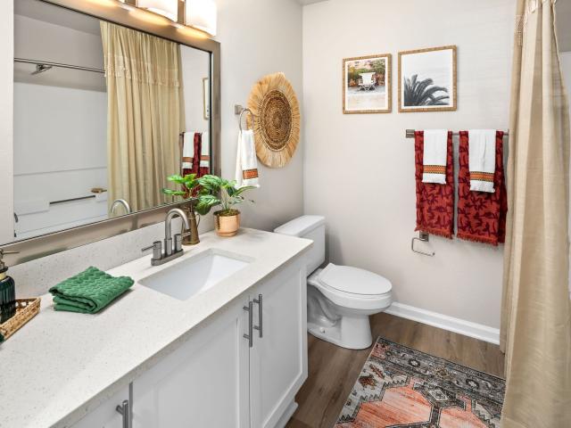 3 BR, 2 BA Apartment 8010 Woodsedge Drive Unit 80400101, Charlotte, NC 28216
