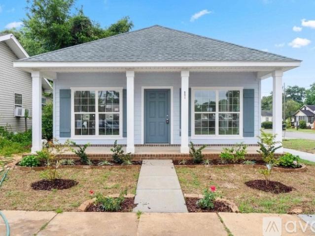 3 BR, 2 BA Apartment 801 East Gonzalez Street, Pensacola, FL 32503
