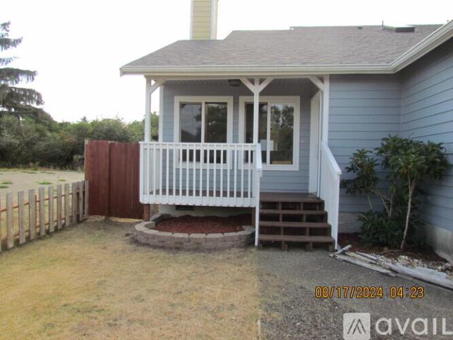 3 BR, 2 BA Apartment 801 Point Brown Avenue Southwest, Unit A, Ocean Shores, WA 98569