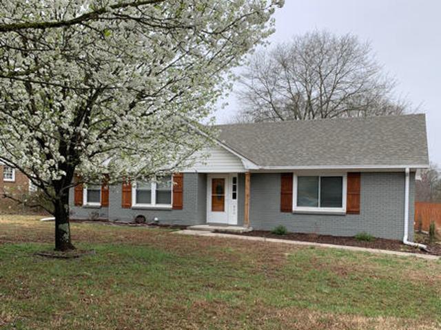 3 BR, 2 BA Apartment 804 E John St, Matthews, NC 28105