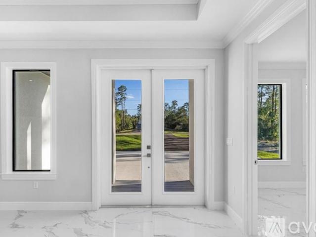 3 BR, 2 BA Apartment 808 37th Ave NW, Naples, FL 34120